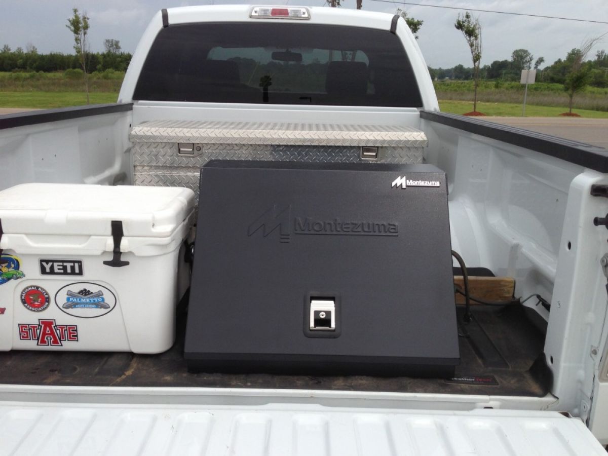 Montezuma Professional Portable Tool Box – SE250B (26″ x 17″D) (ON ...